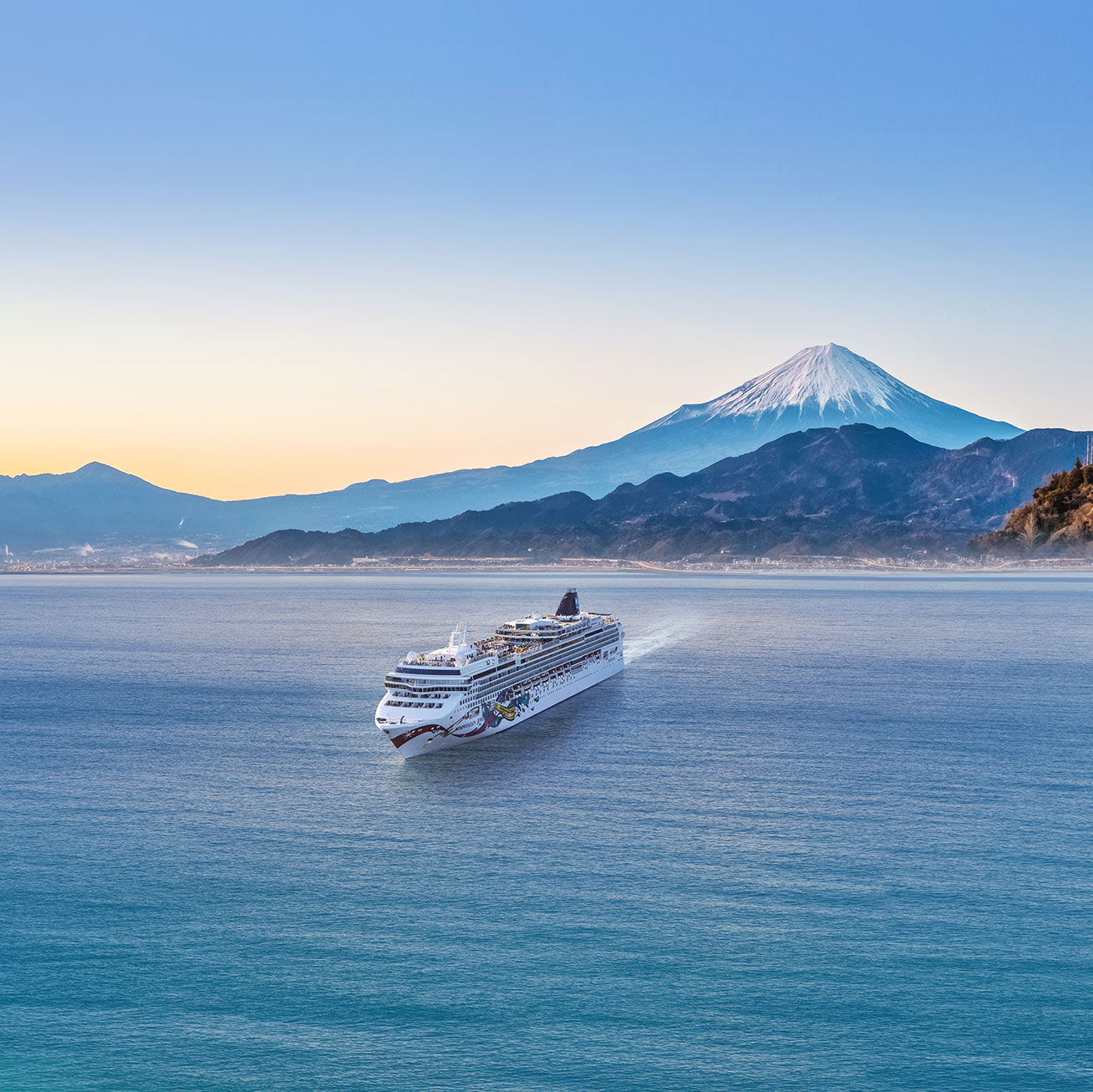 Luxury Cruises Destinations - Domestic & International Cruise Trips ...