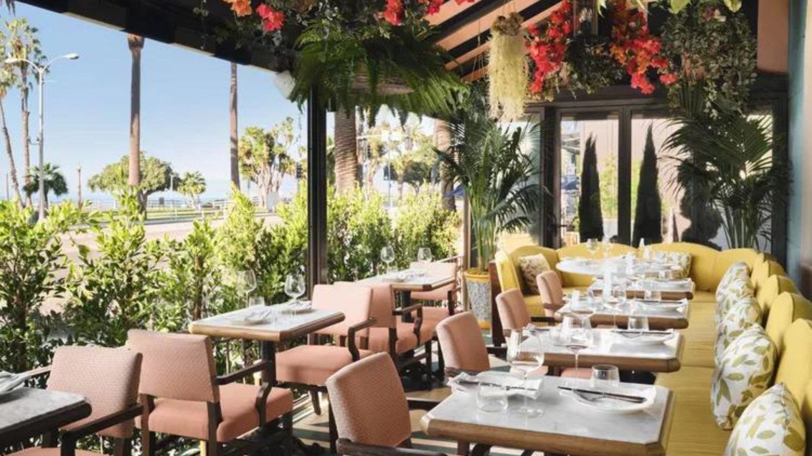 This Los Angeles Hotel Has Been An Art-Deco Icon Since 1933