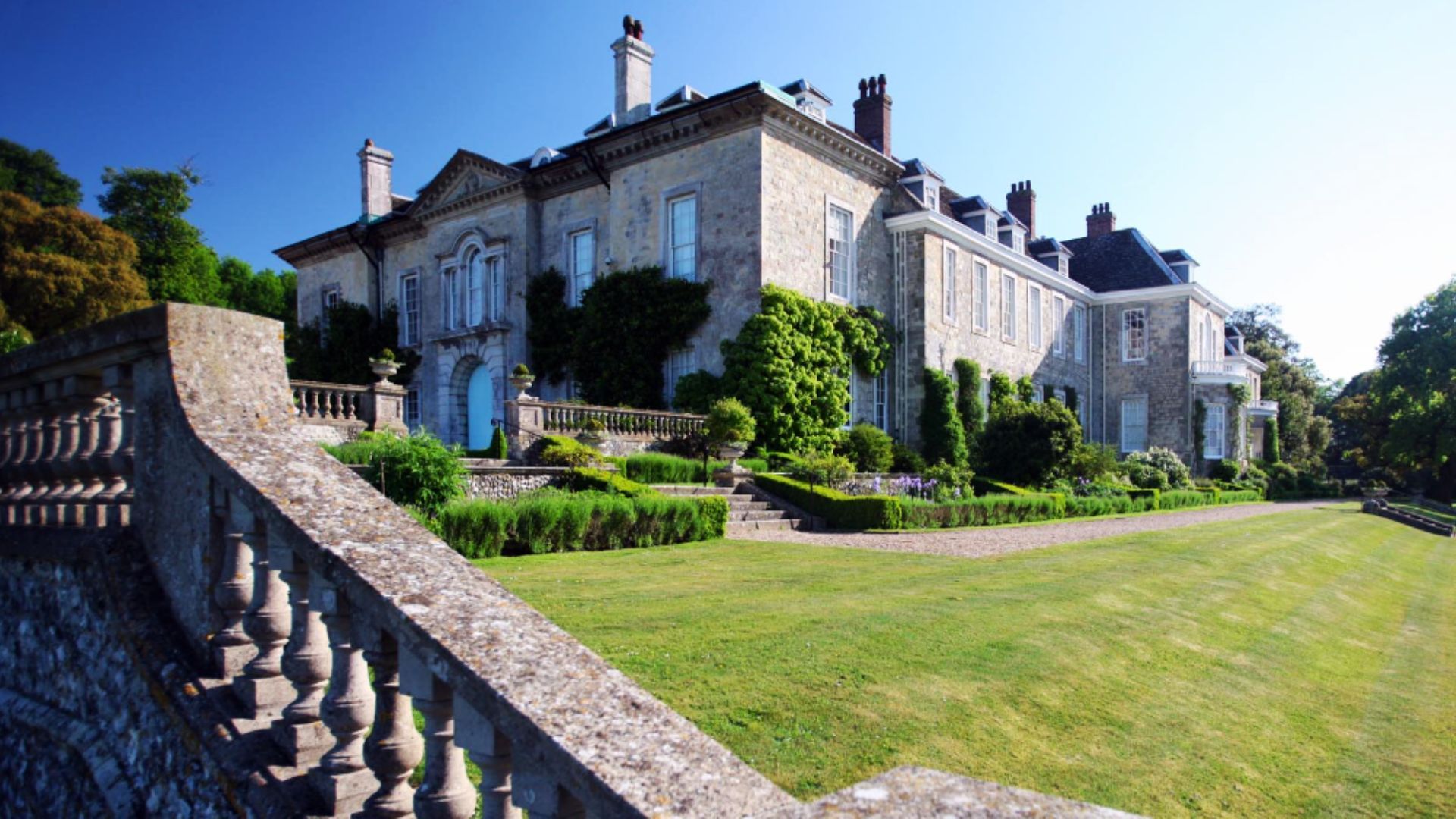 Queen Charlotte: A Bridgerton Story Filming Locations