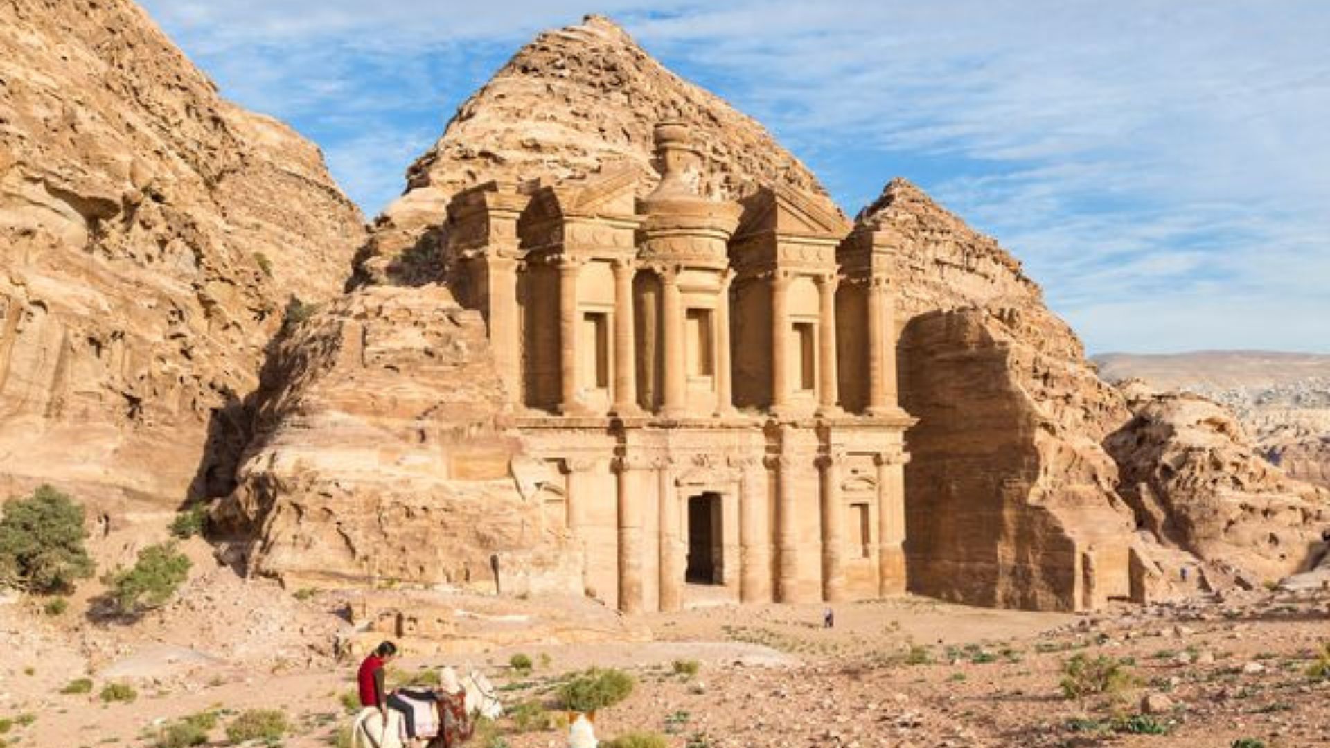 A Guide To The Ancient And New Wonders Of The World