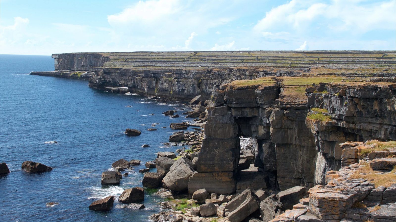 Ireland To Offer USD 90K To People Who Wish To Buy An Island Home There