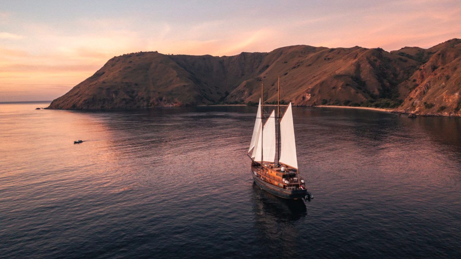 VIDEO: Phinisi, From Luxury Trade Ships to Luxury Cruises