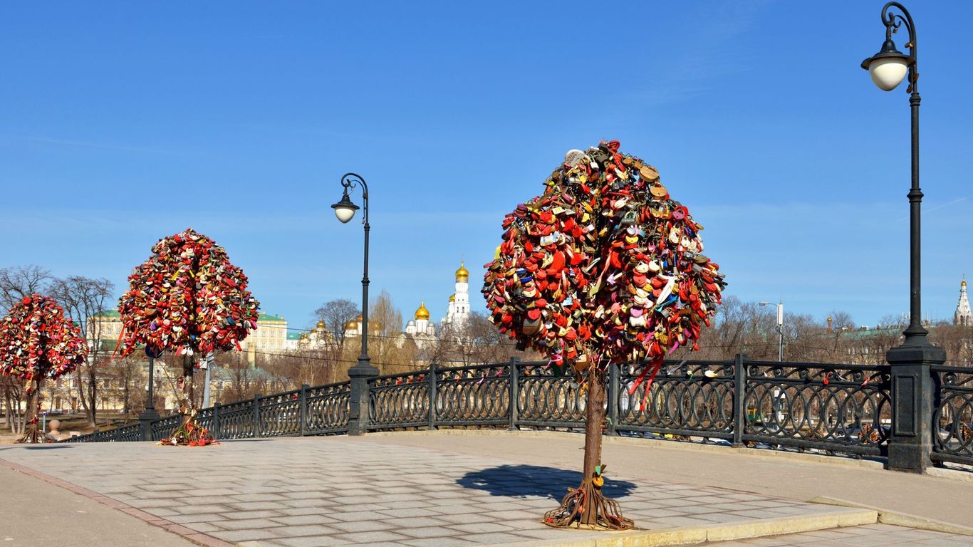 The Most Beautiful Love Lock Bridges Around The World