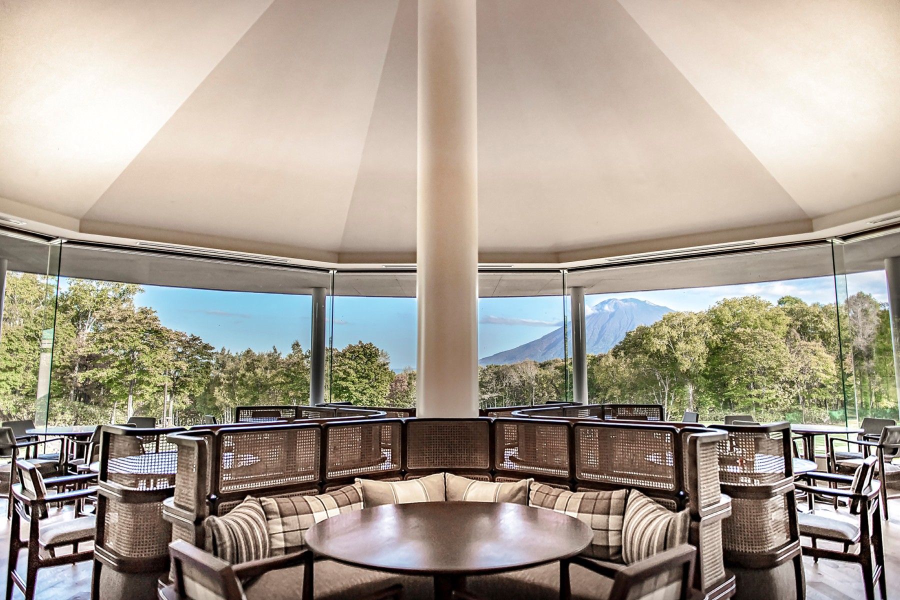 Hokkaido Year-Round Luxury Mountain Retreat Park Hyatt Niseko Hanazono ...