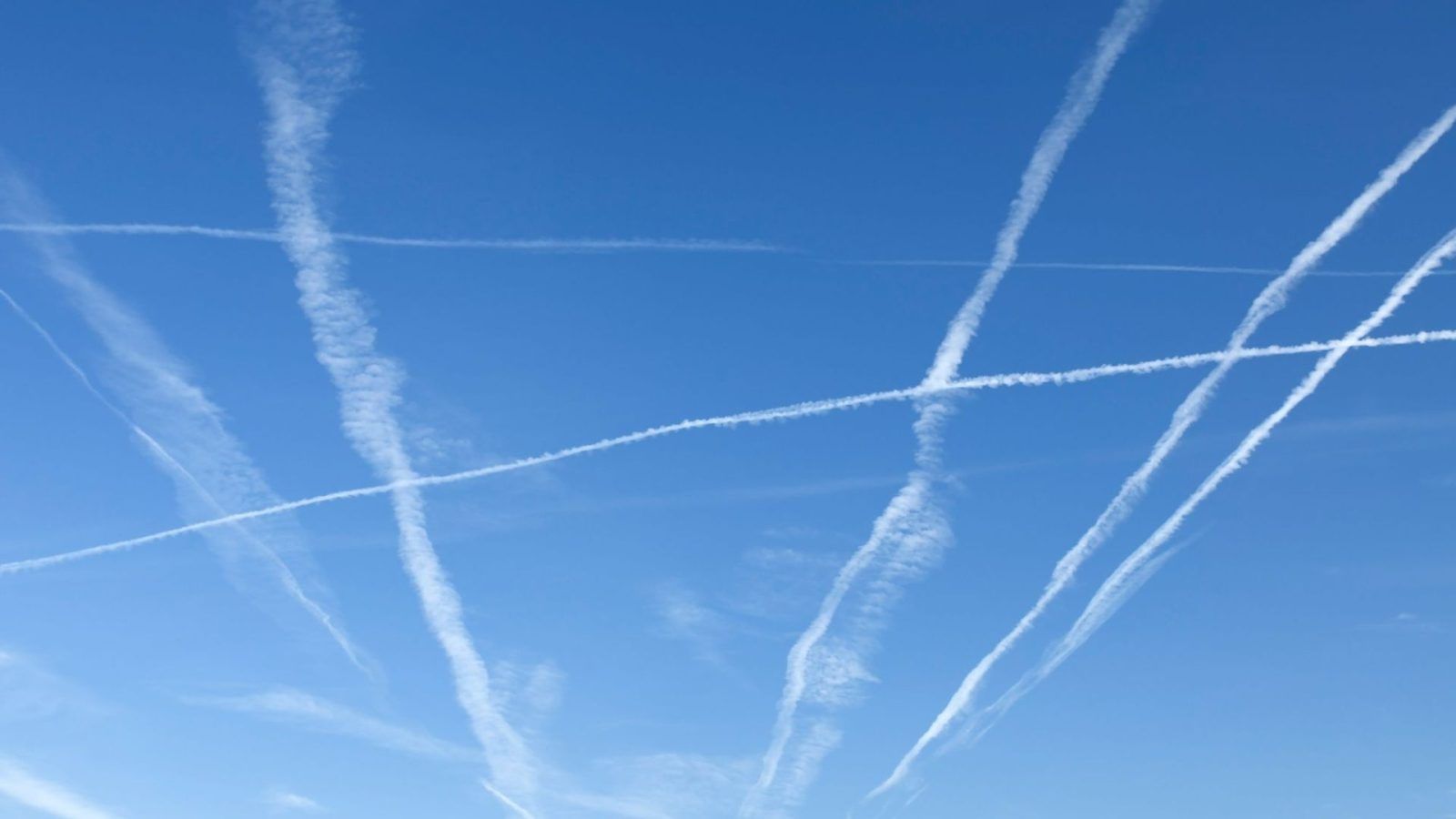 Airplane Contrails: What They Are And How They Form