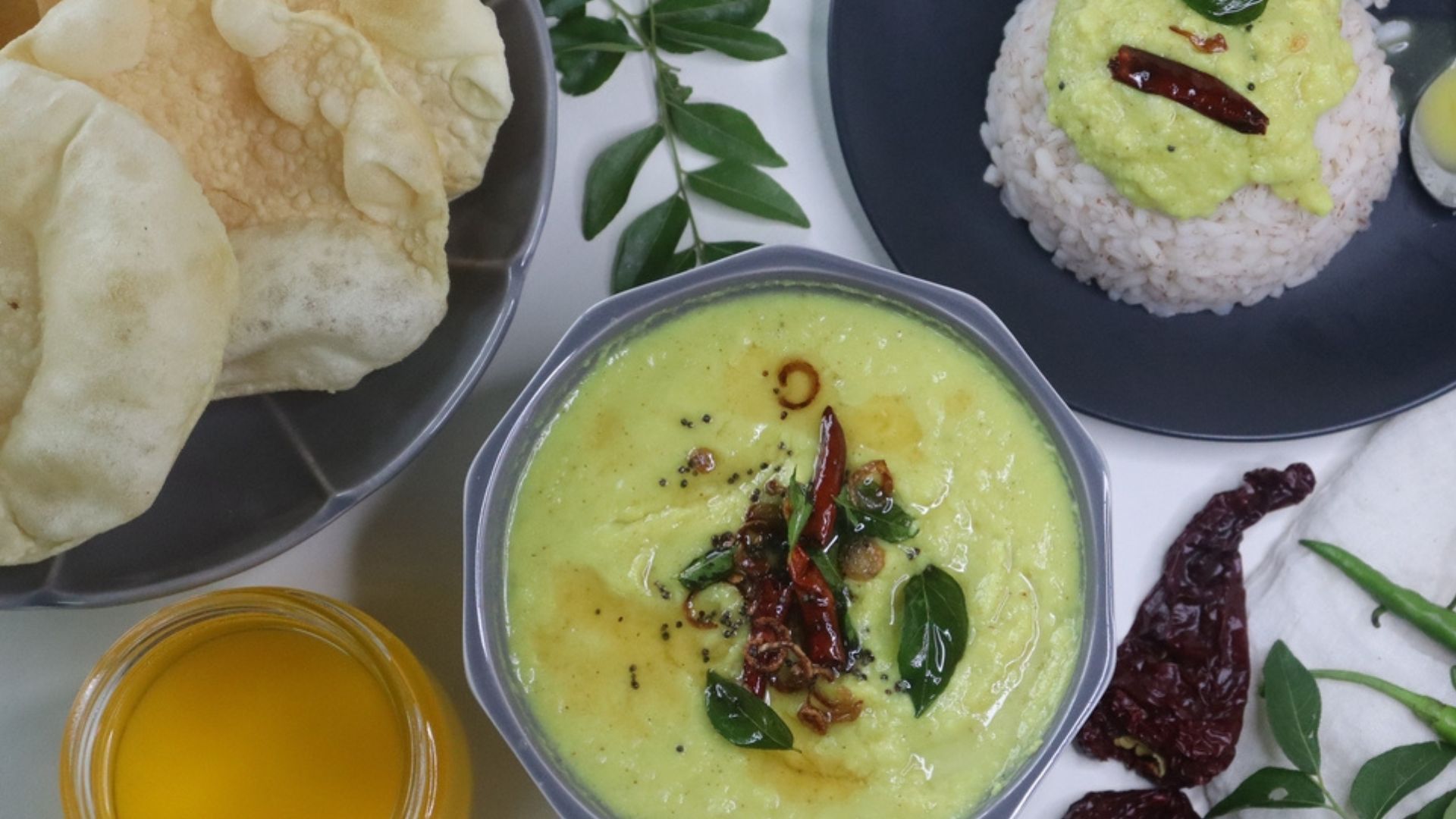 Kerala's Famous Food, Cuisines & Dishes To Try - Puttu, Curry, Sadhya ...