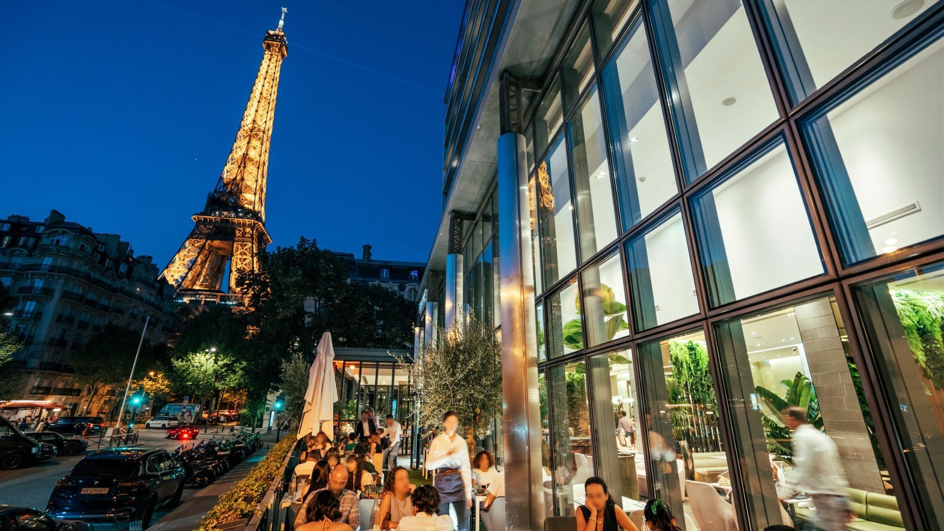 Restaurants With A View Of The Eiffel Tower To Dine While Paris ...