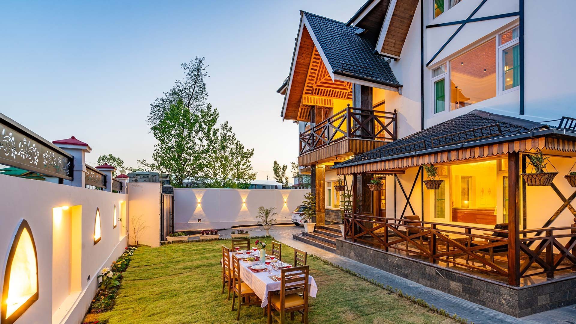 Homestays In Srinagar, Kashmir: Stunning Staycations & Holiday Homes 2024
