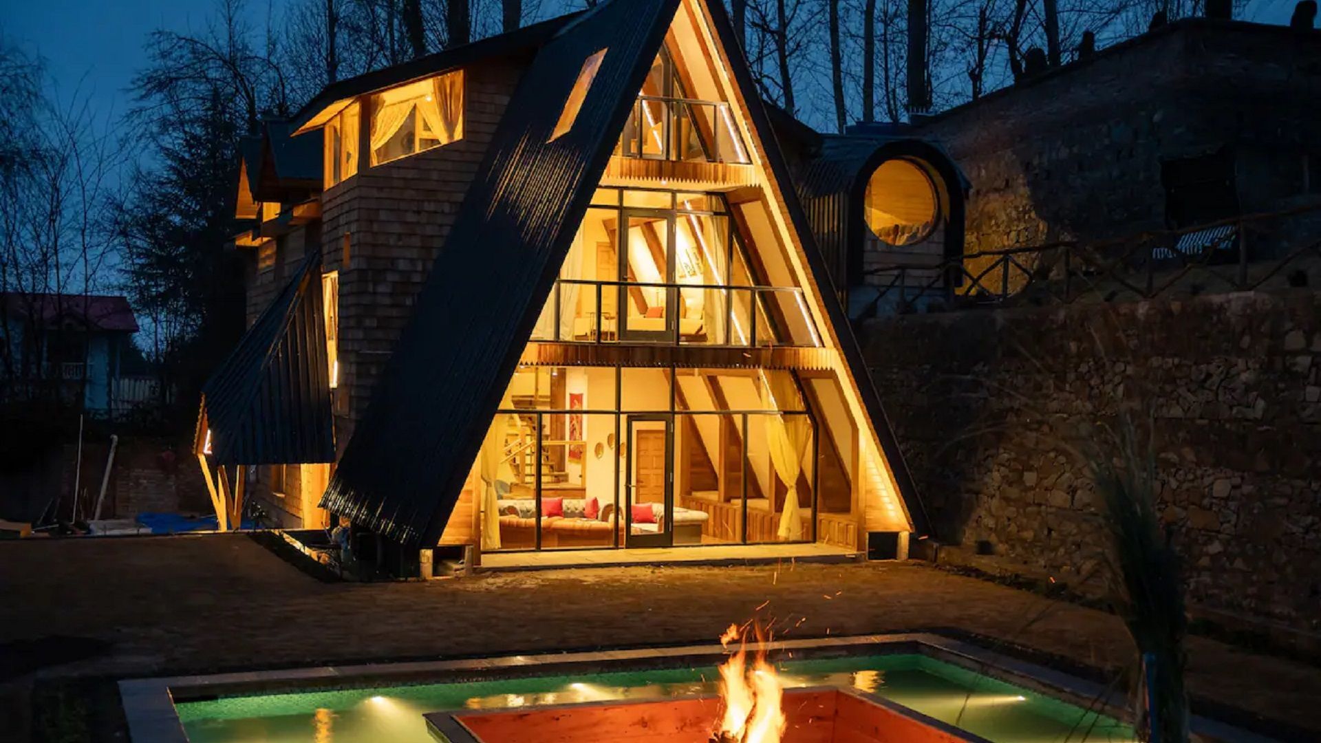 Homestays In Srinagar, Kashmir: Stunning Staycations & Holiday Homes 2024