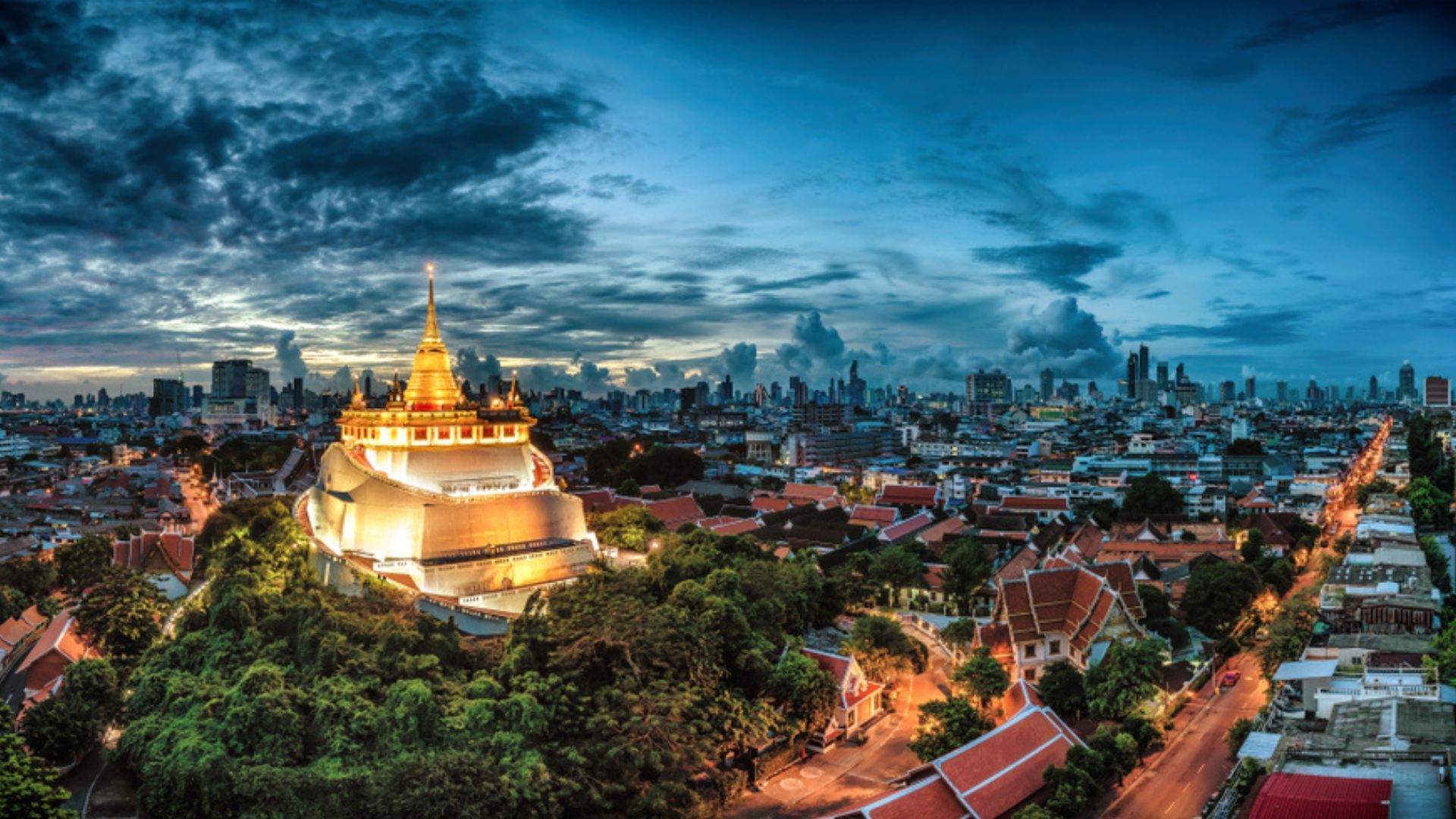 Temples in Bangkok: Spiritual Heart Of Thailand (Wat Arun, Wat Saket ...