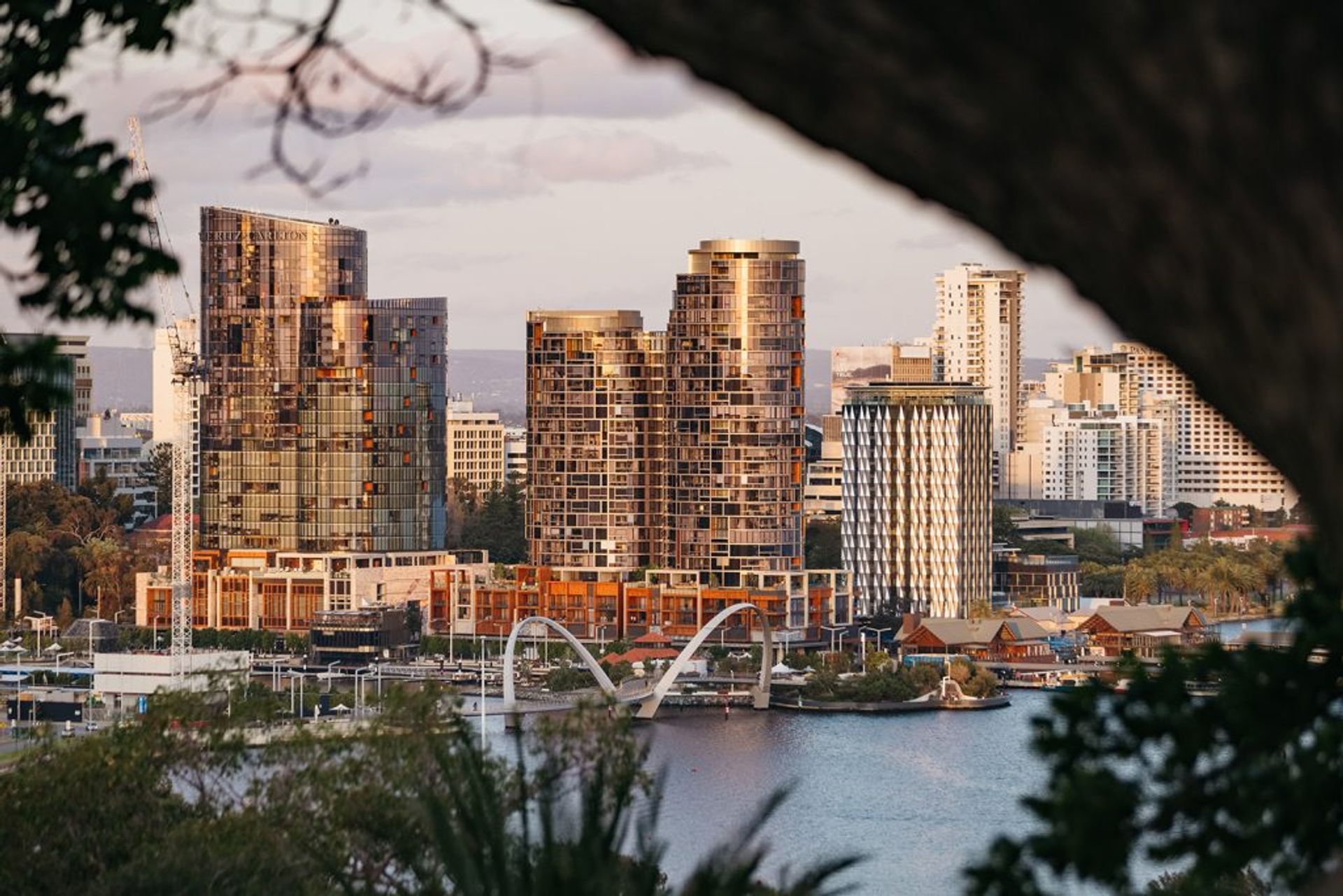 Enjoy Summertime Feels at These Waterfront Perth Restaurants