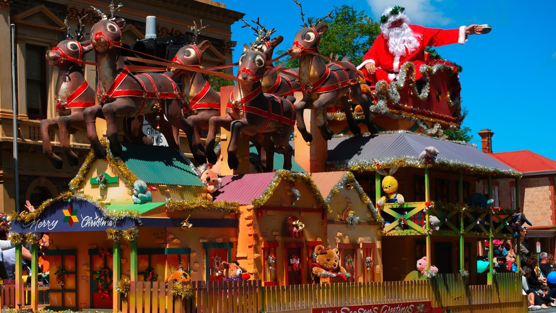 Christmas In Australia Is All About Sun, Sand, And Cheer