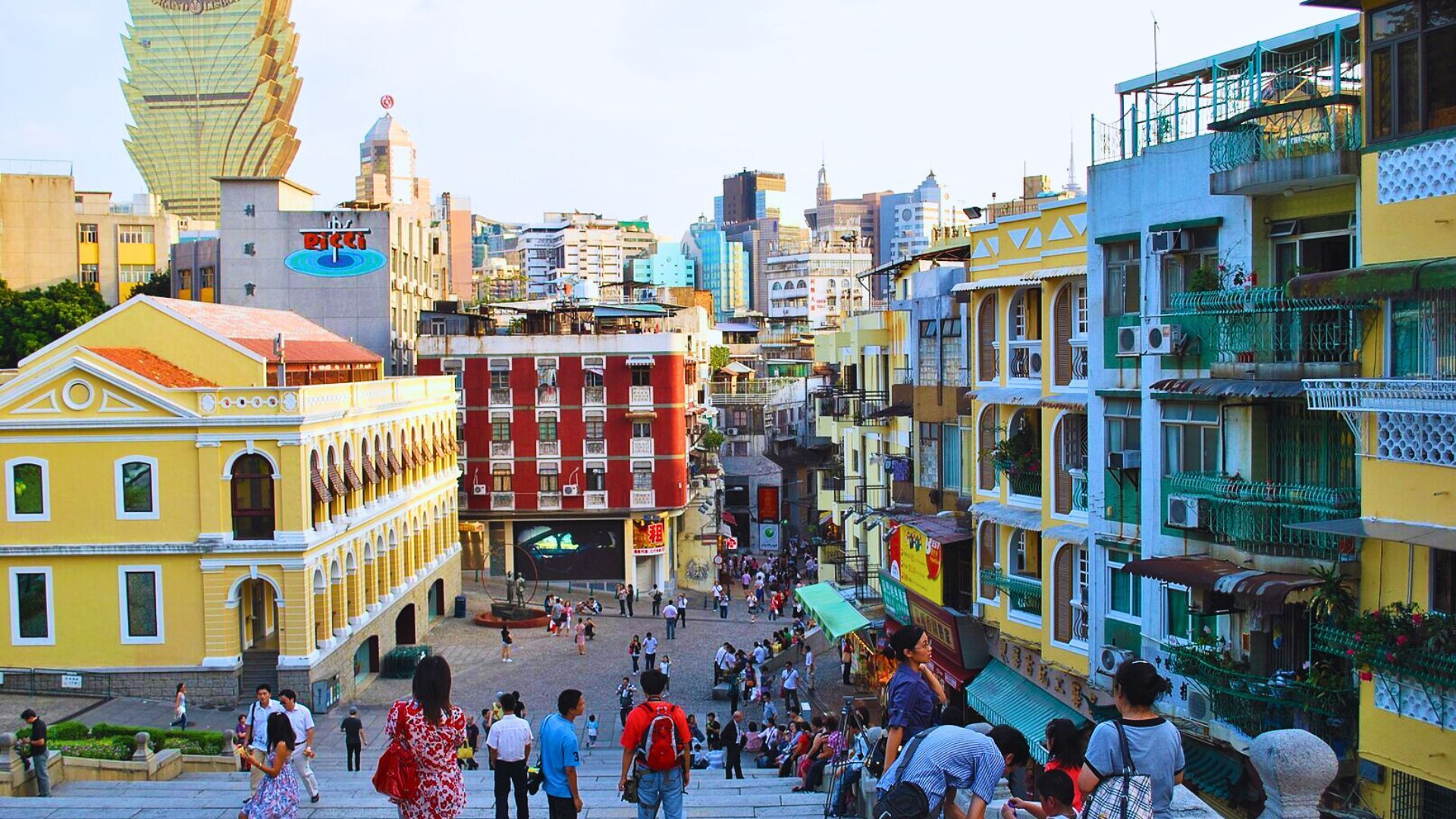 Hong Kong Itinerary: Savour Siu Mai, Sampans, And Skylines Over 5 Days