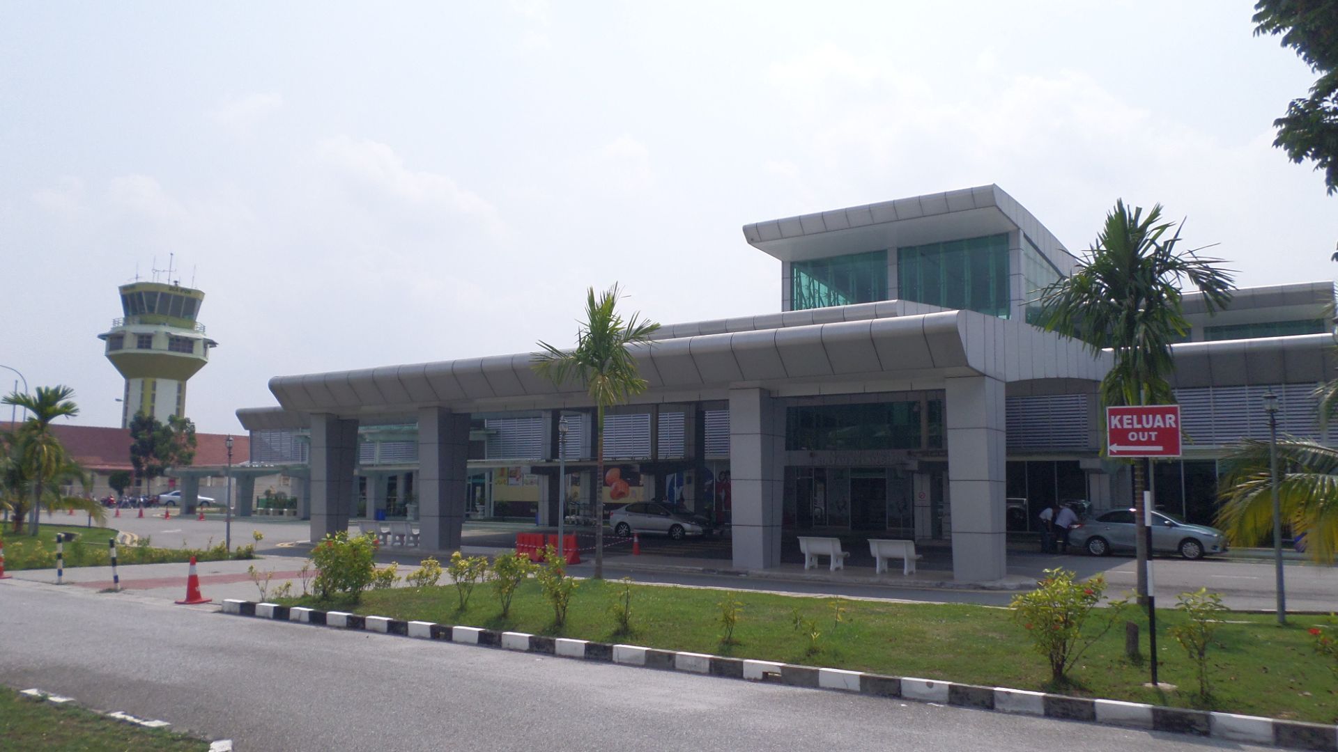 Places To Visit In Ipoh: Explore From Limestone Caves To Colonial Streets