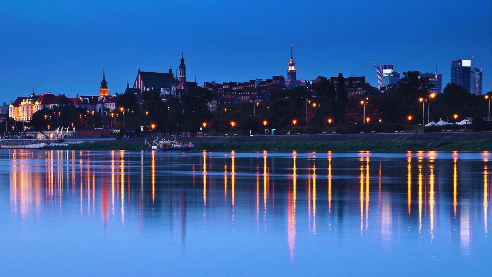 Things To Do In Warsaw, Poland: How To Explore This City Of Contrasts
