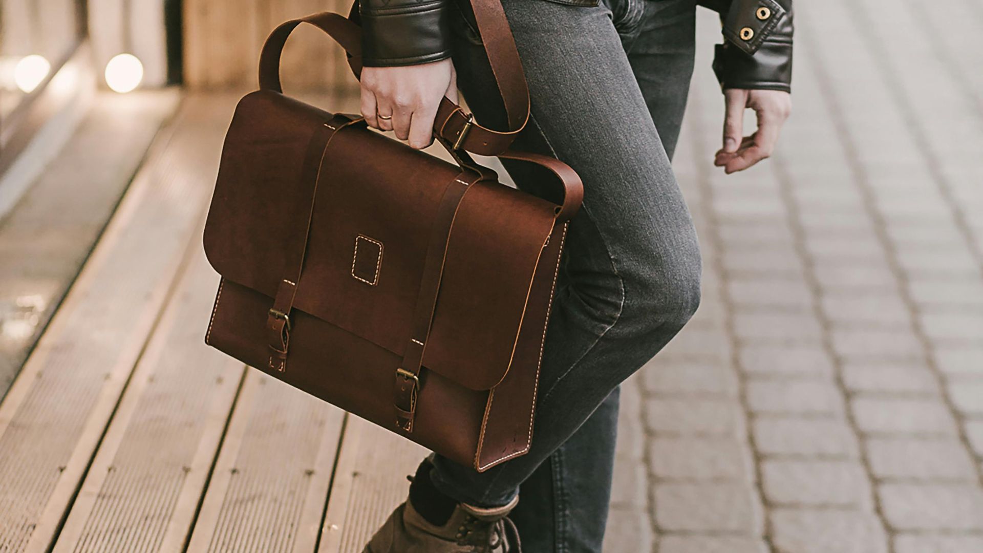 Best Messenger Bags: The Perfect Crossbody Bag Style To Shop Today!