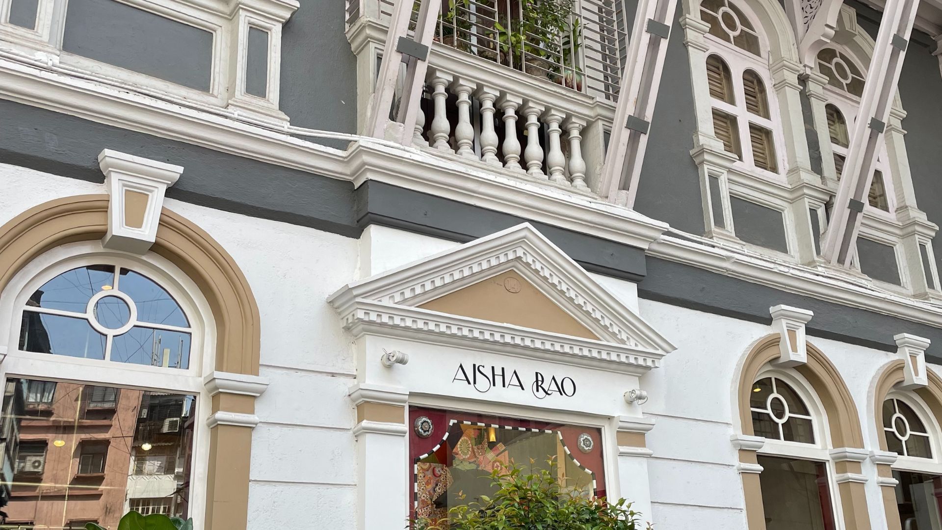 Mumbai Has Plenty To Delight The Art And Fashion Lover In You