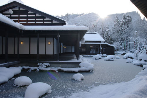 Pssst! Here’s Your Ultimate Winter Guide to Japan Snow Country