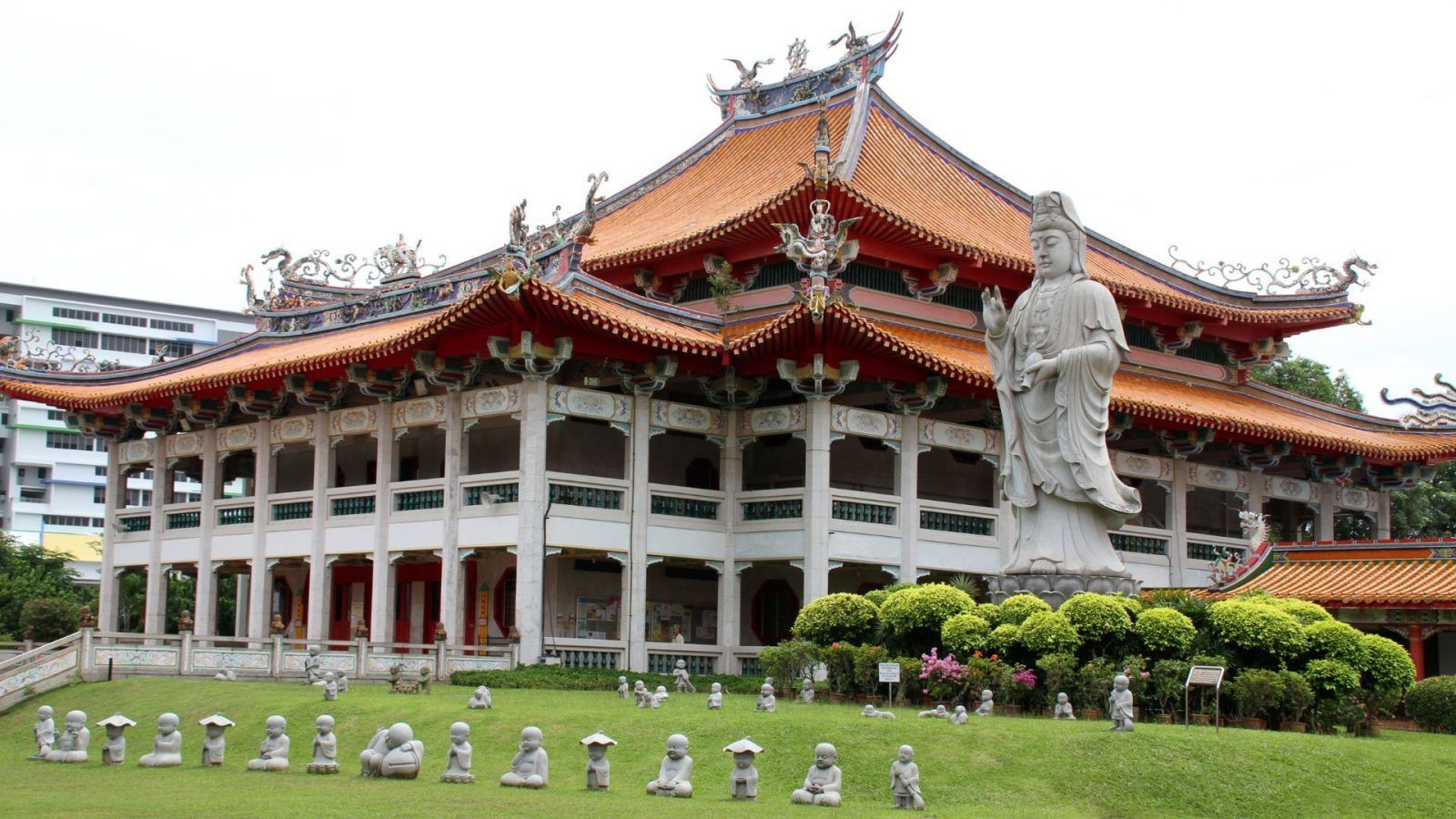 Beautiful Monasteries And Buddhist Temples In Singapore