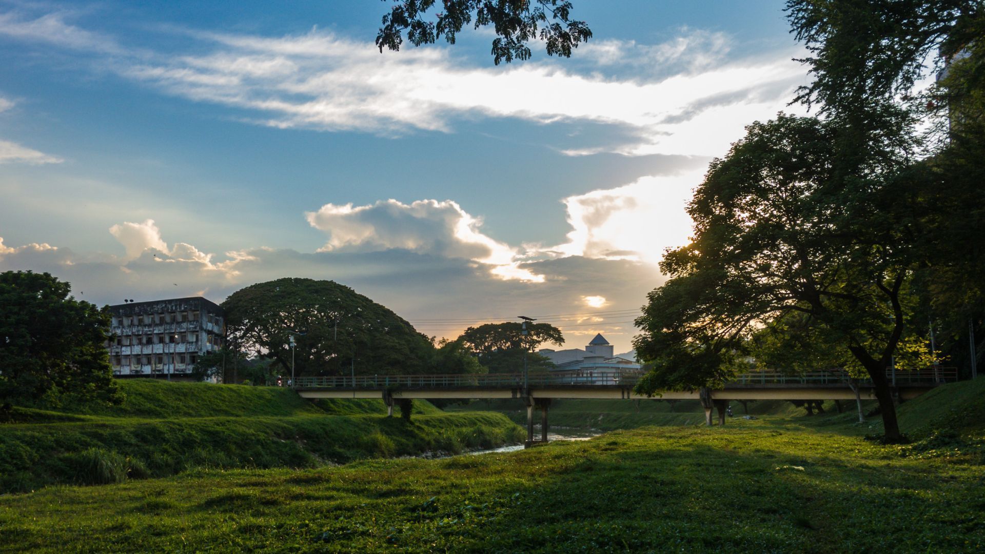 Free Things To Do In Ipoh: From Trekking To Souvenir Hunting And More