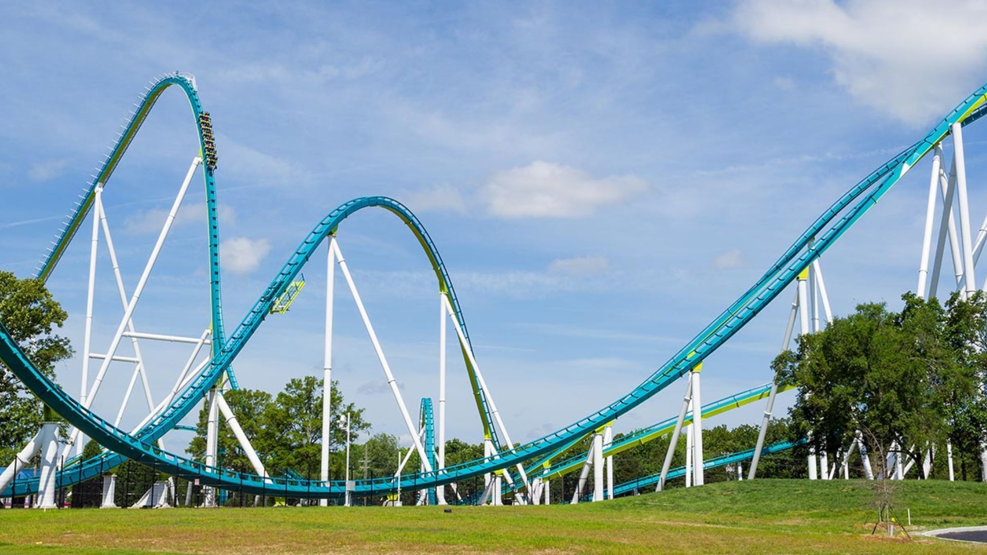 Roller Coaster Drops: Dare To Take The Scariest Rides Around The World