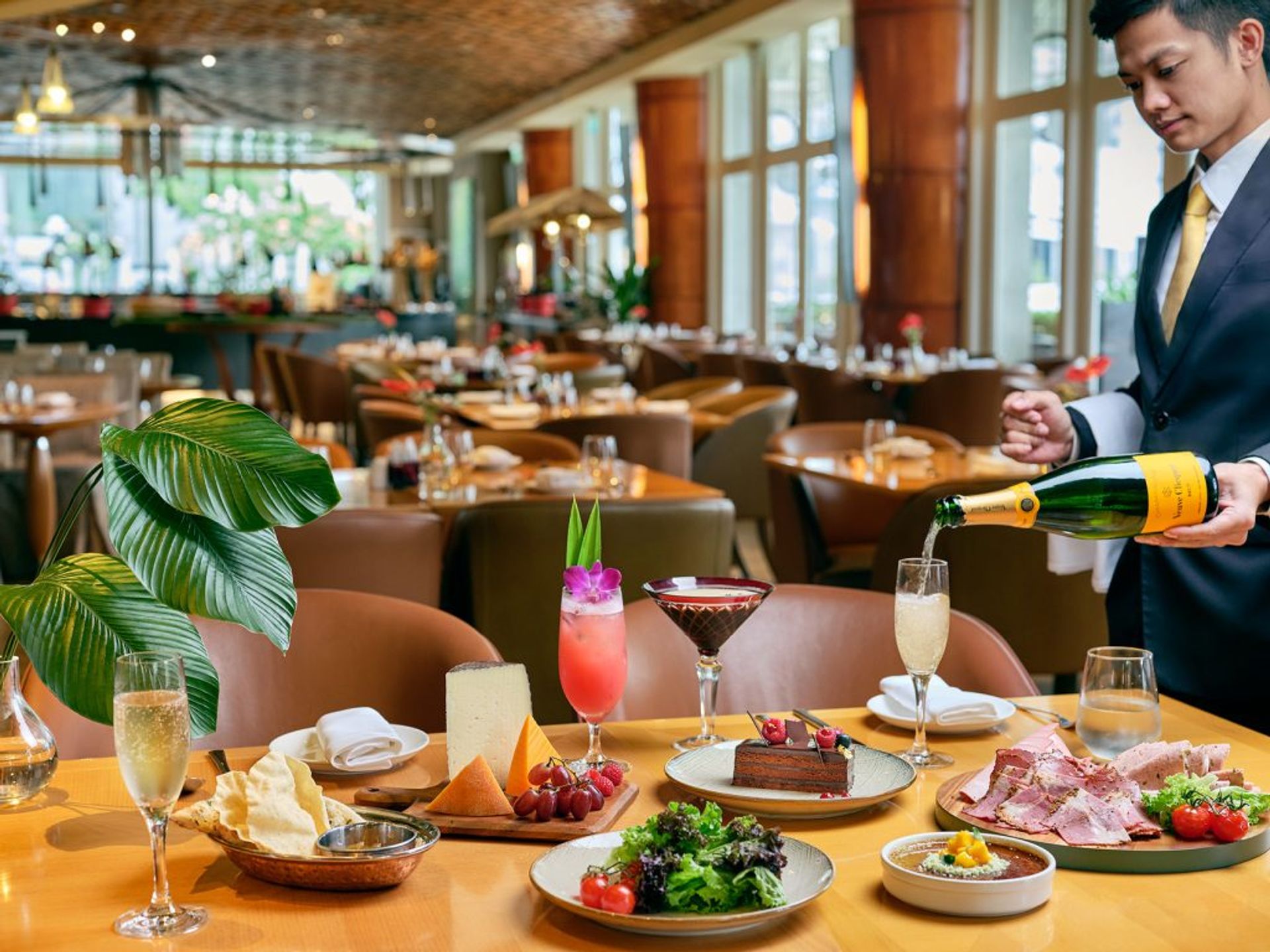 From Historic Landmark to Timeless Luxury: The Fullerton Hotel Singapore