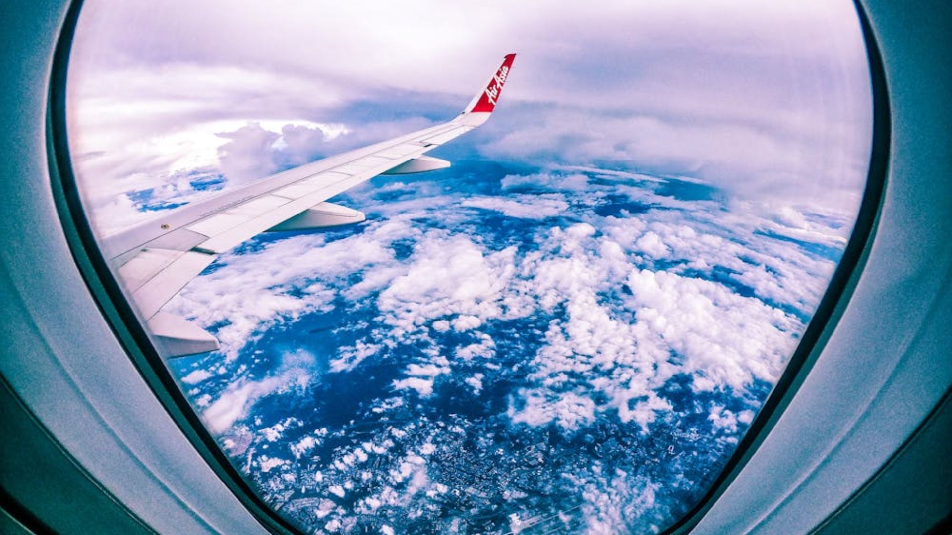 Airplane Windows Are Oval Today, But This Was Not Always The Case