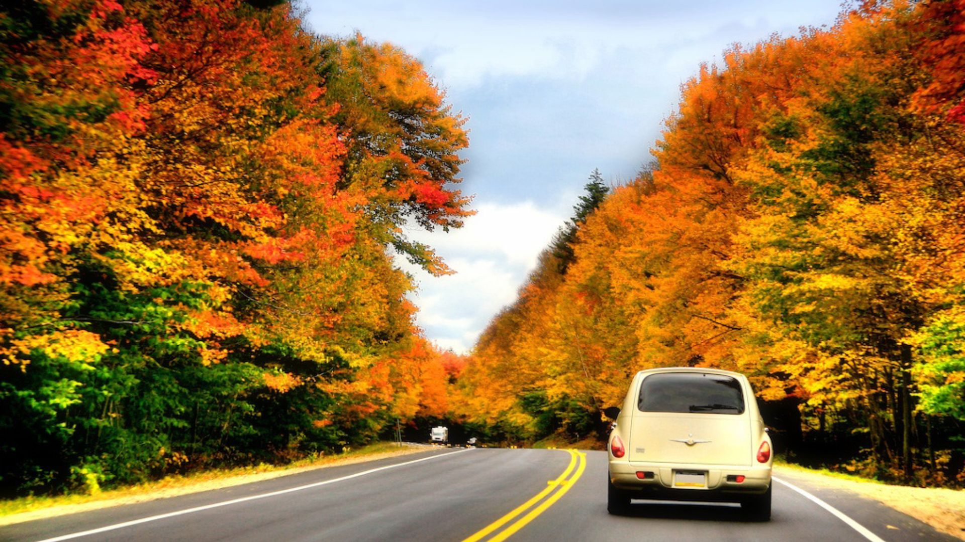 Kancamagus Highway Is The Best Place To See Fall Foliage In The US