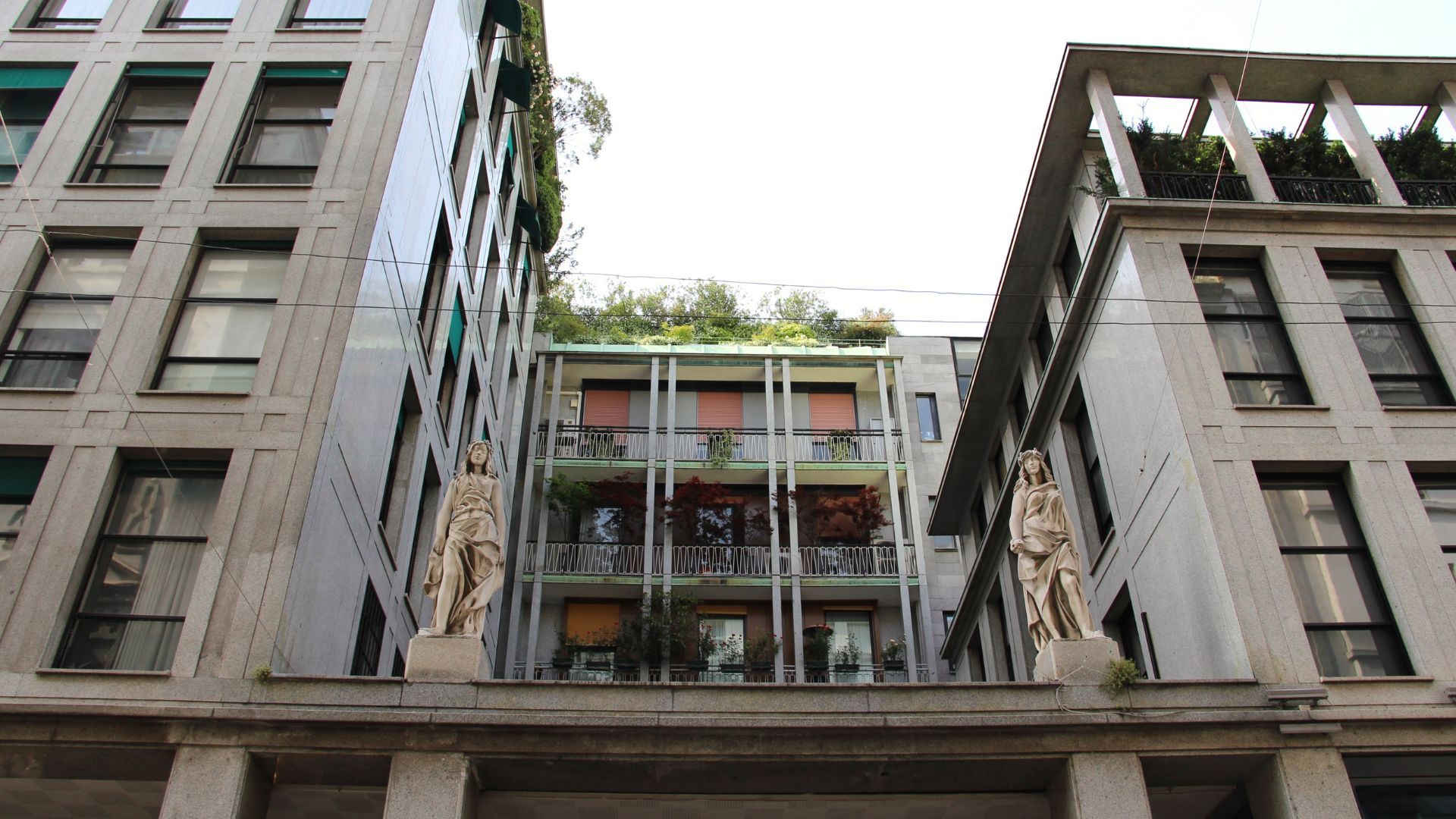 Milan Fashion Week: Where To Eat, Shop & Explore Off The Runway