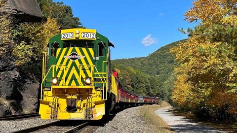 Lehigh Gorge Scenic Railway Is The Best Way To See Fall Foliage