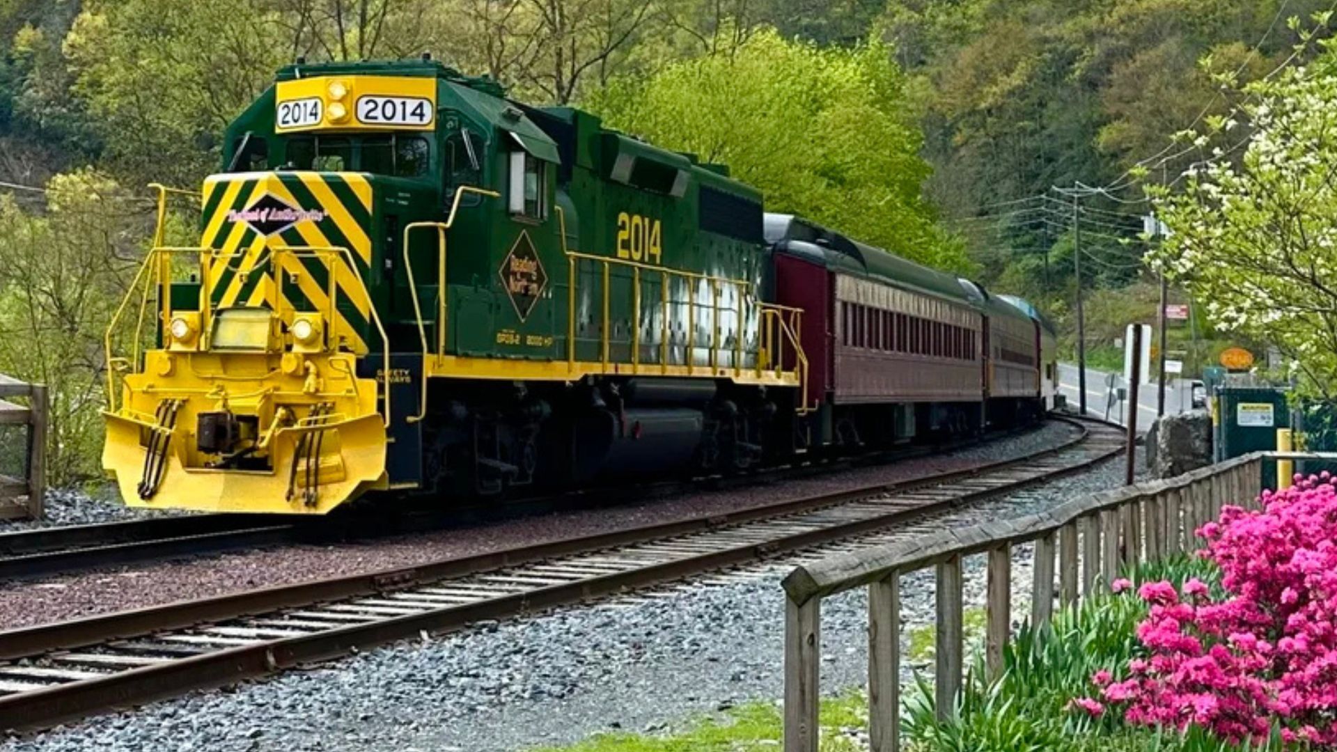 Lehigh Gorge Scenic Railway Is The Best Way To See Fall Foliage