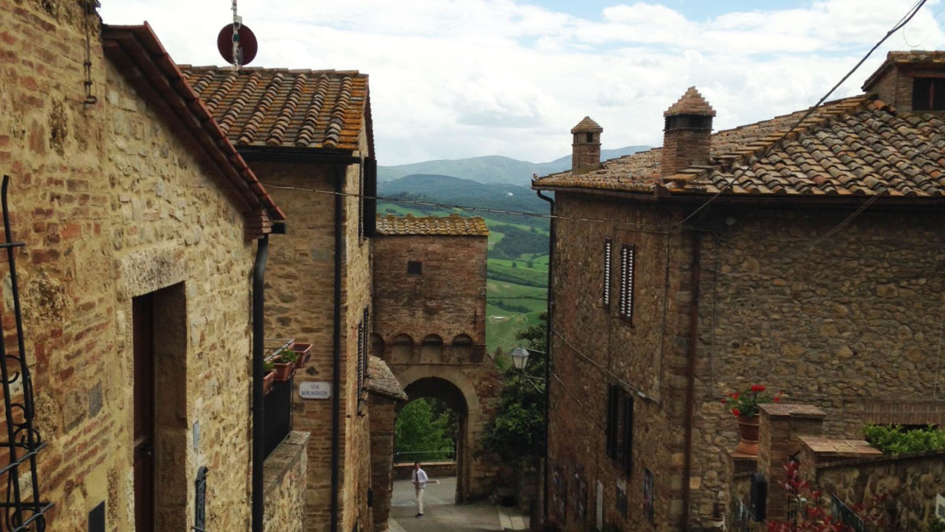 Radicondoli: This Italian Town Wants To Help Pay Your Rent