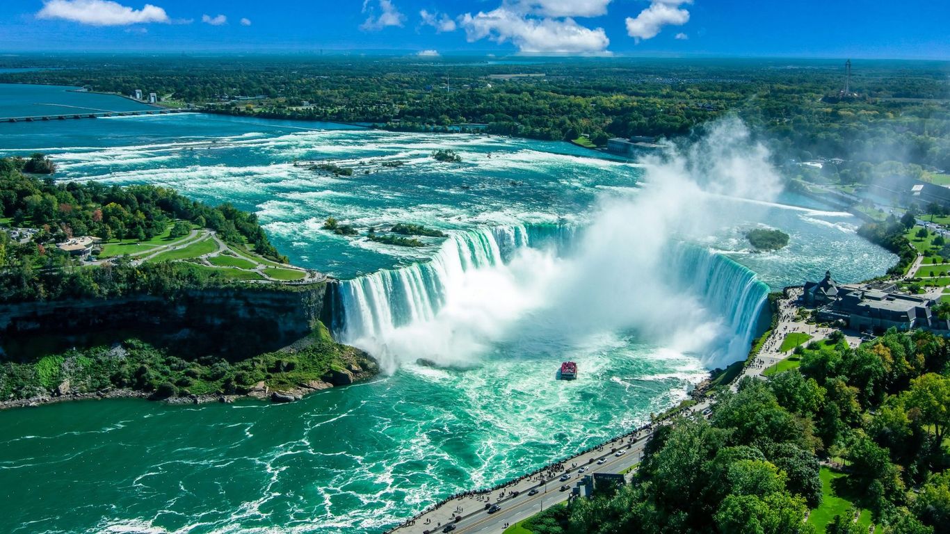 Niagara Falls Is The Most Popular Fall Foliage Destination In The US