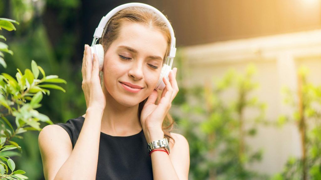 Best Headphones For Travel: 10 Picks For High-Quality Sound On The Go