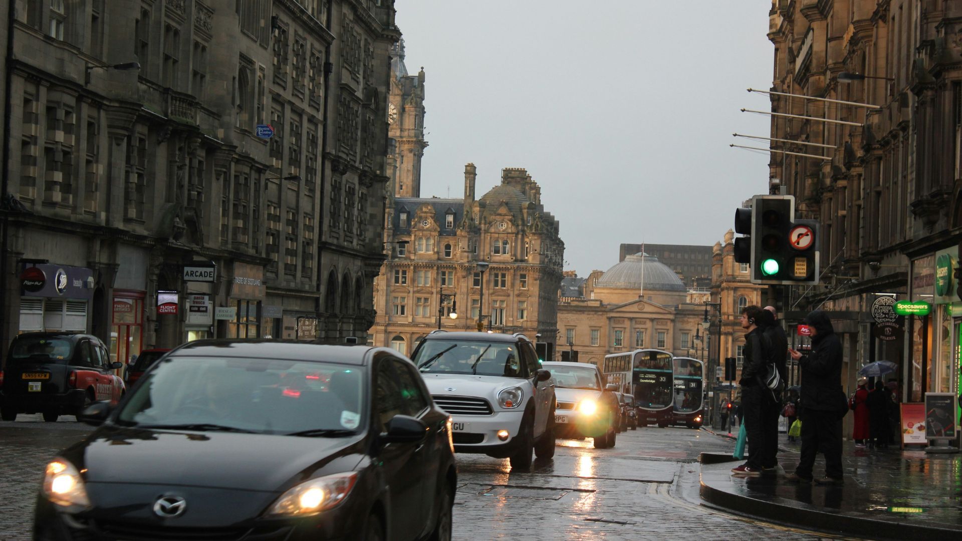 Things To Do In Edinburgh: Castles, Old Town Walks, Arthur’s Seat & More