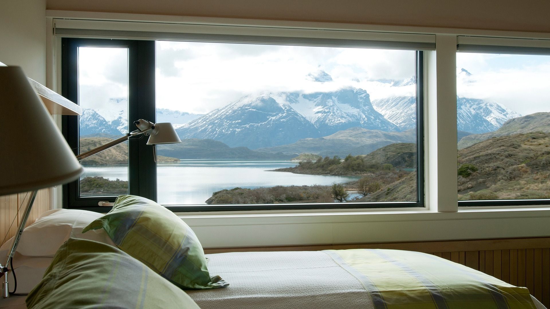 16 Hotels With Jaw-Dropping Mountain Views You’ll Want to Wake Up To