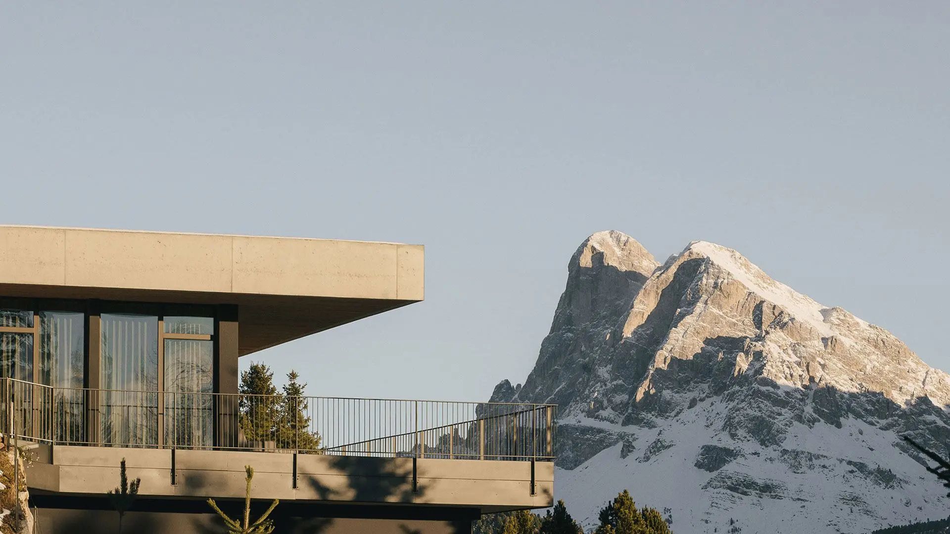 16 Hotels With Jaw-Dropping Mountain Views You’ll Want to Wake Up To