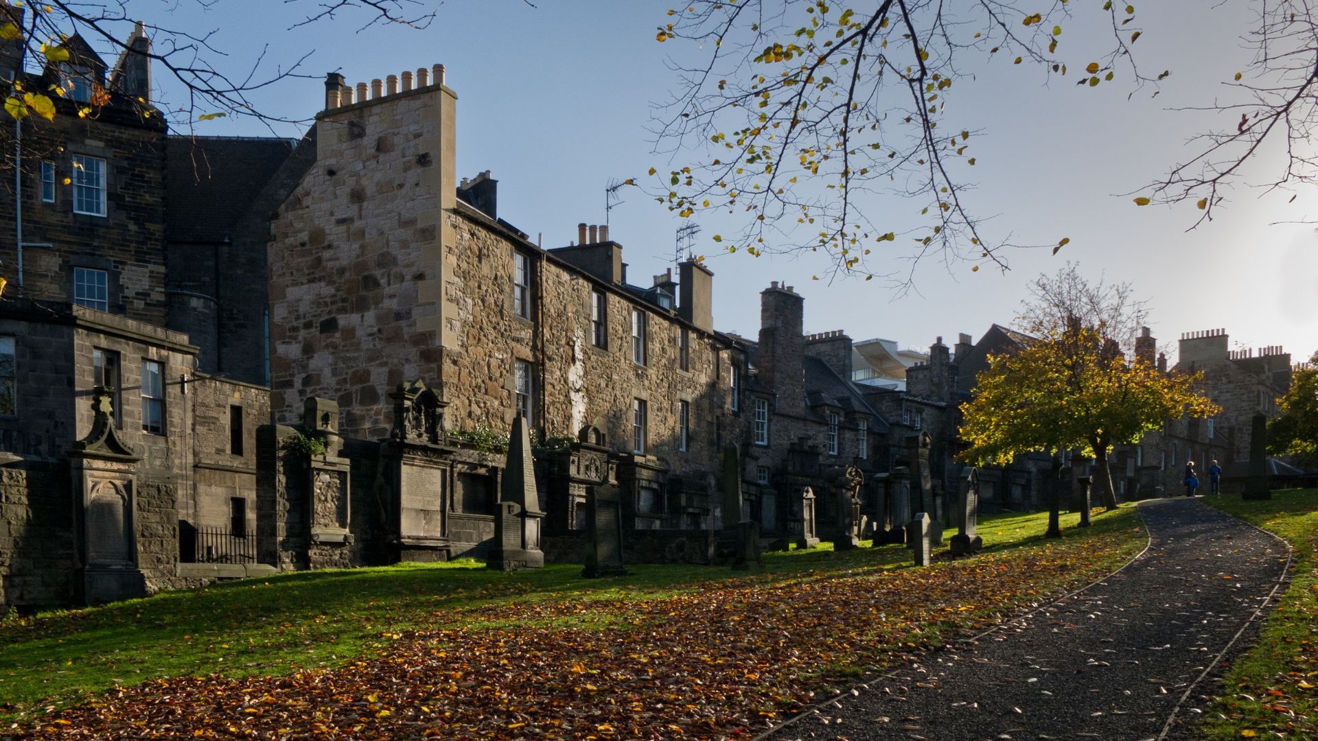 Things To Do In Edinburgh: Castles, Old Town Walks, Arthur’s Seat & More