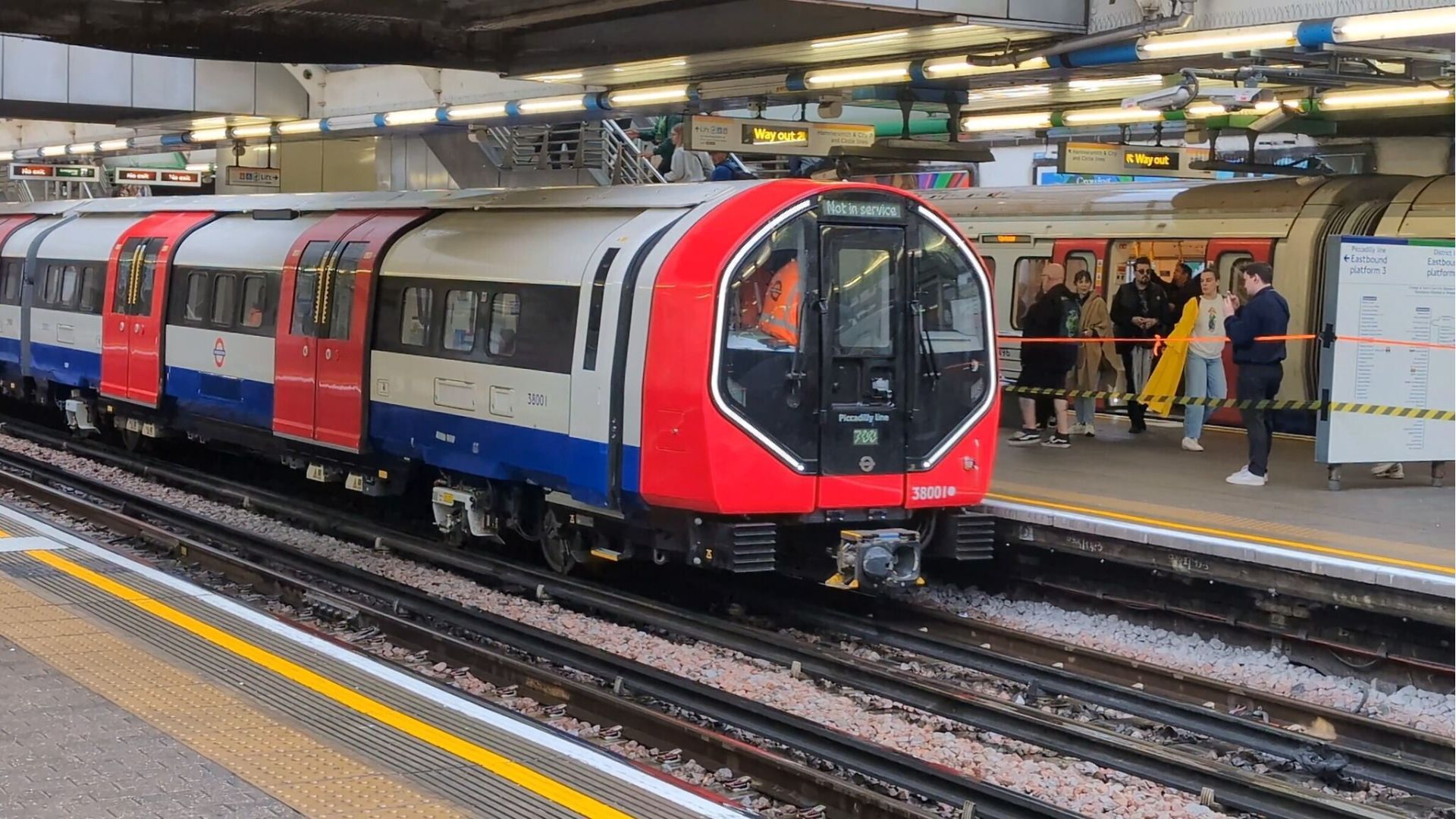 London Travel Disruptions: Several Tube Lines Affected This Weekend