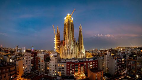 La Sagrada Familia: Tower Of Jesus Christ Gets Its Papal Moment