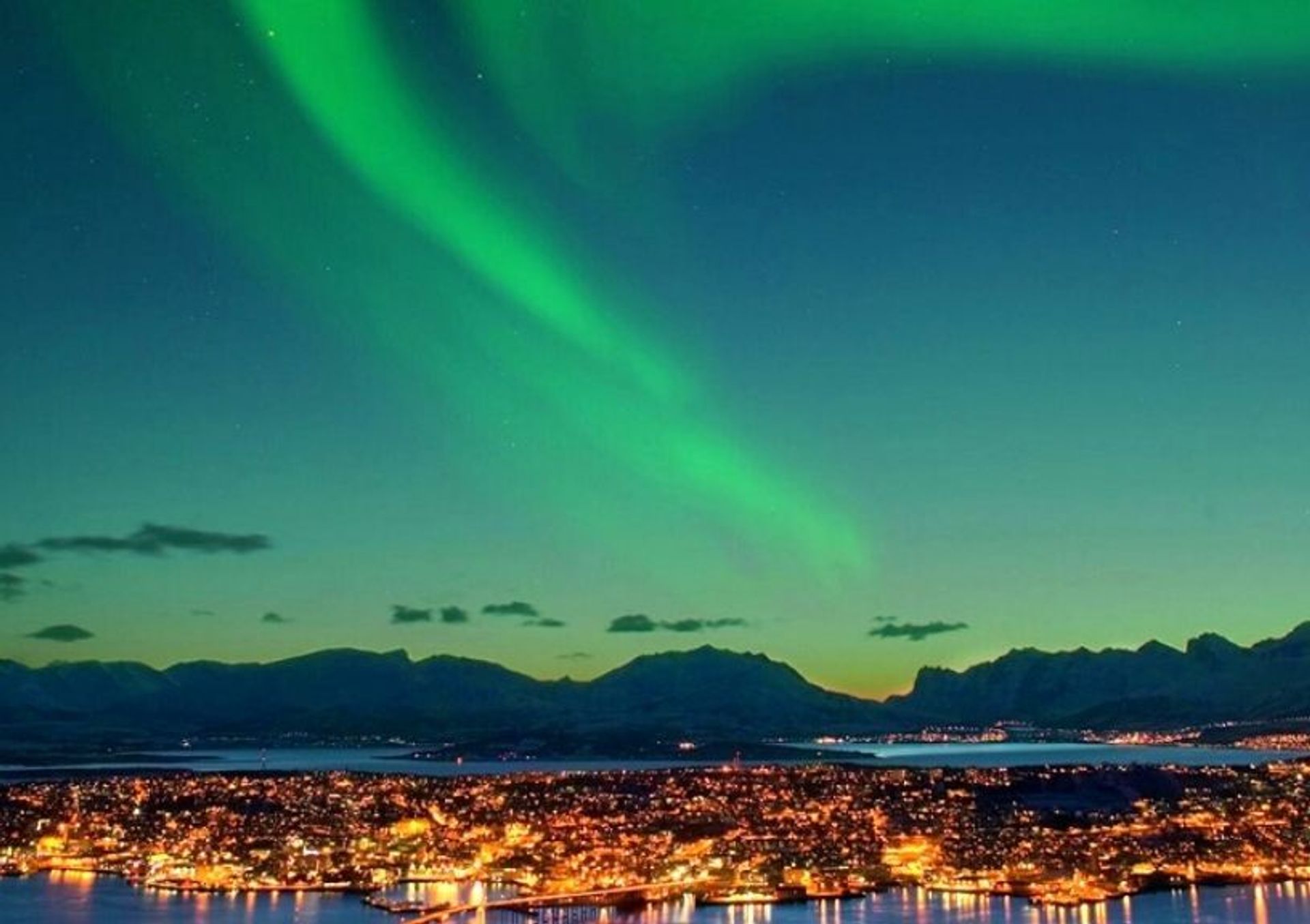 The 12 Best Places To Witness The Northern Lights Around The World