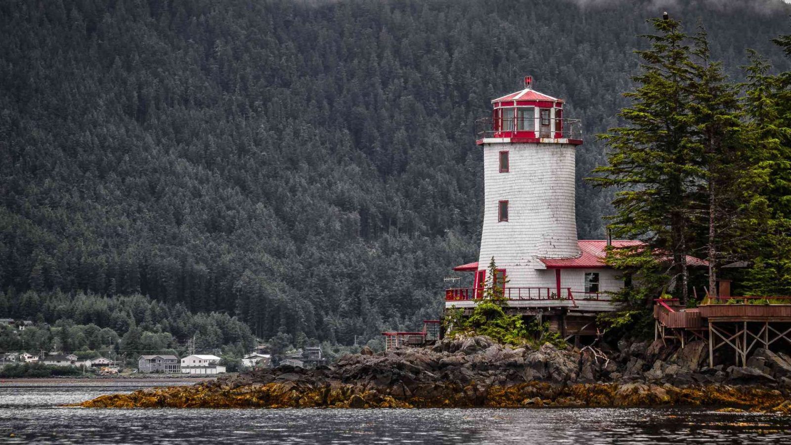 Lighthouse Hotels And Rentals Perfect For A Unique Waterfront Escape