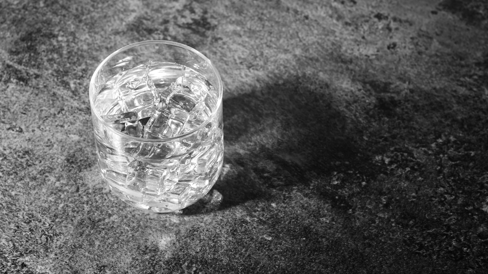 You Should Think Twice Before Having Ice On A Plane