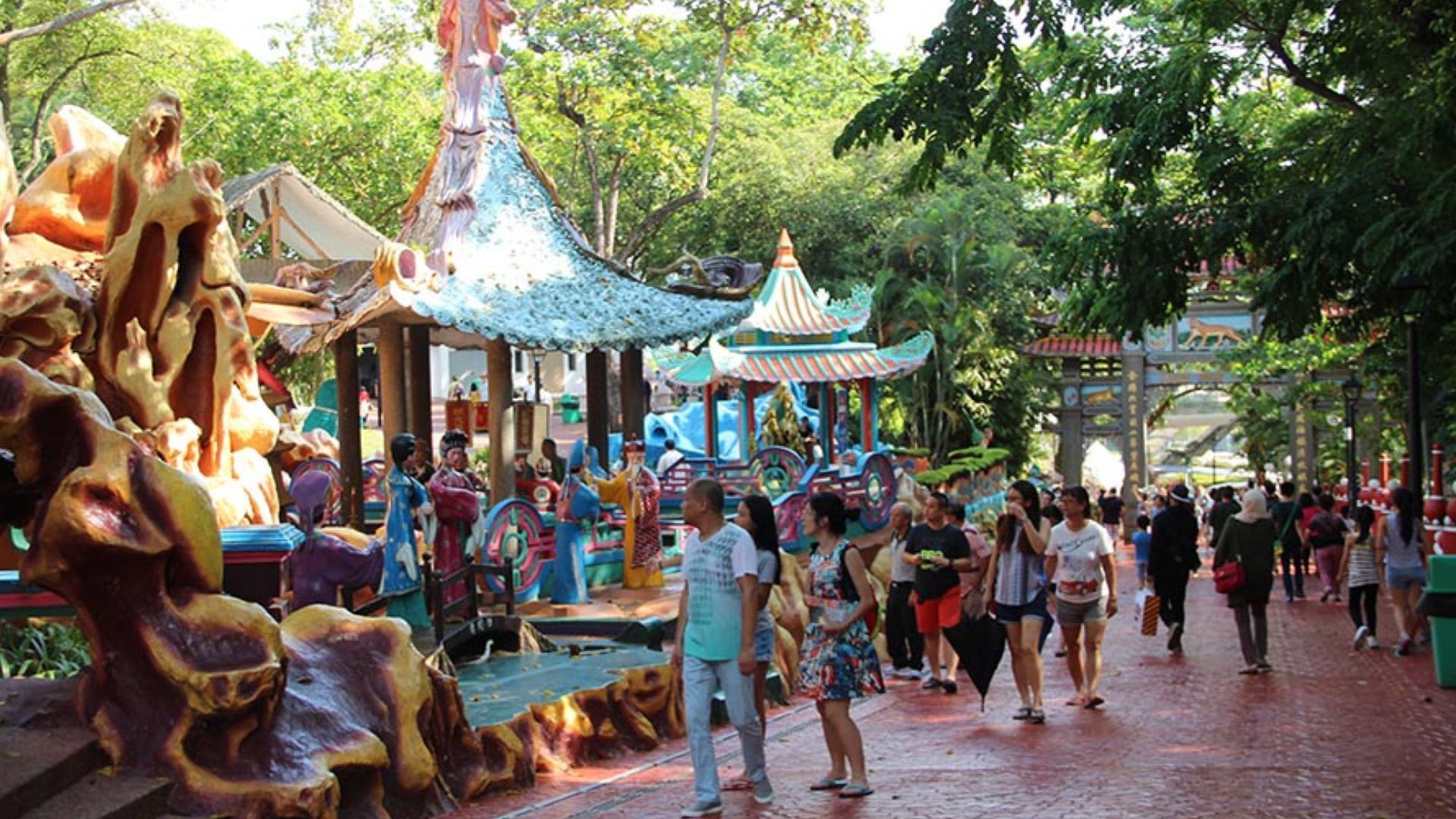 This Is The Ultimate Guide To Visiting Singapore Theme Parks