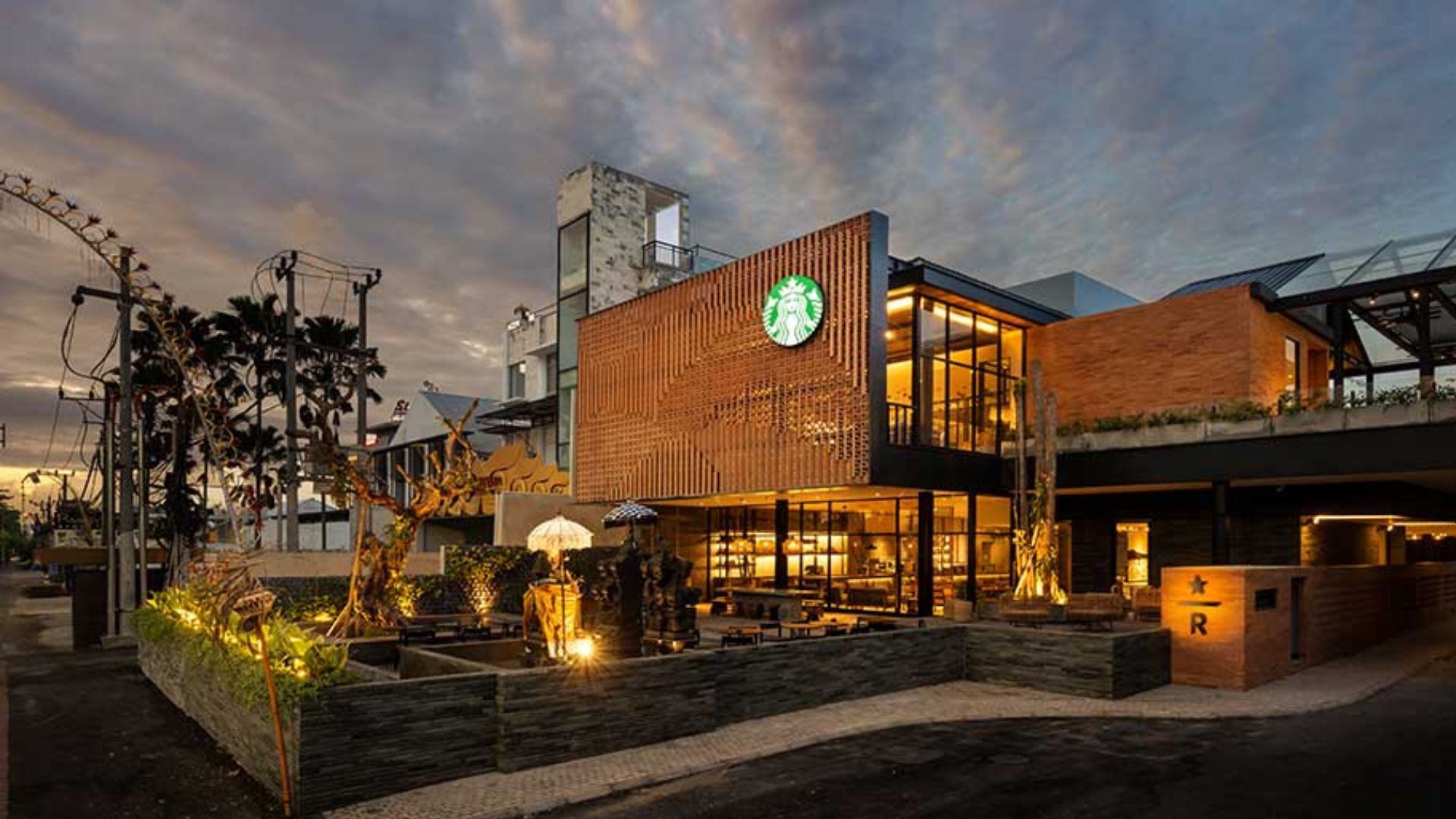 Grab A Cup Of Joe At These Most Beautiful Starbucks Store In The World