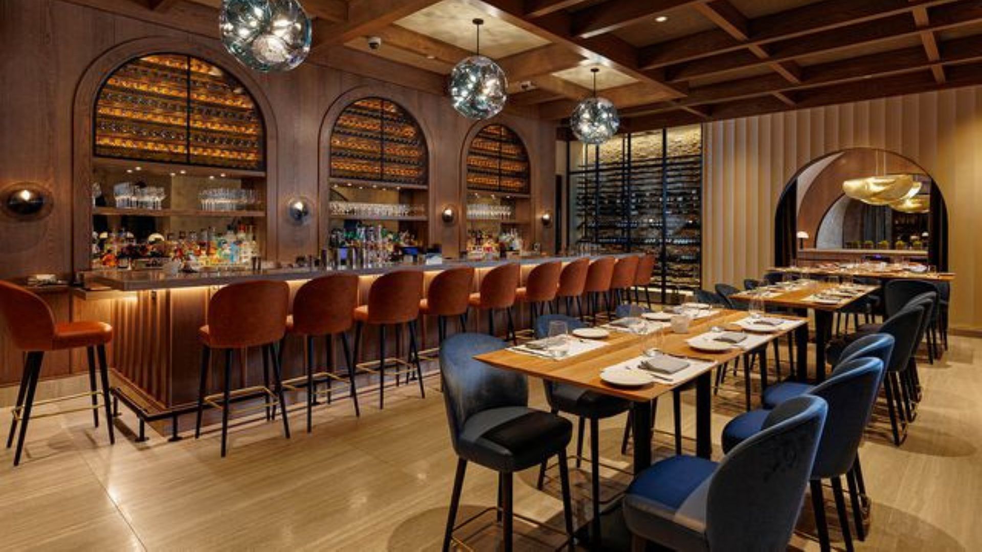 Chef Michael White's Paranza Opens At Atlantis Paradise Island Bahamas