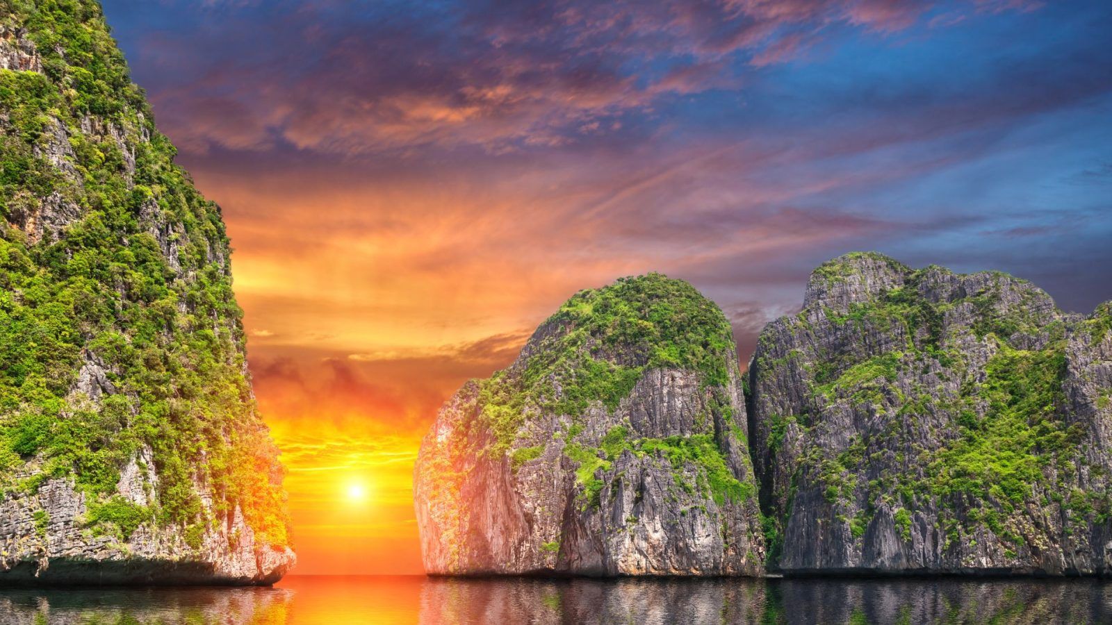 From Lofoten Islands To Kenya: 19 Epic Sunset Spots Around The World