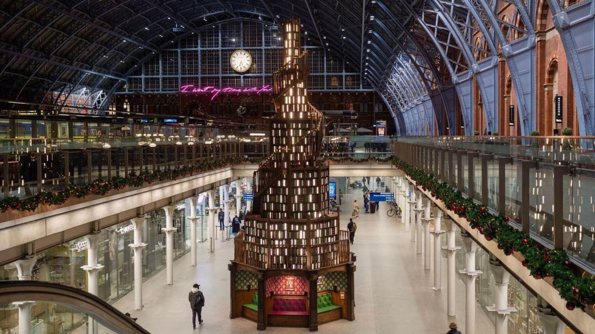 Christmas Tree At London's St Pancras Brings The Magic Of Books To Life