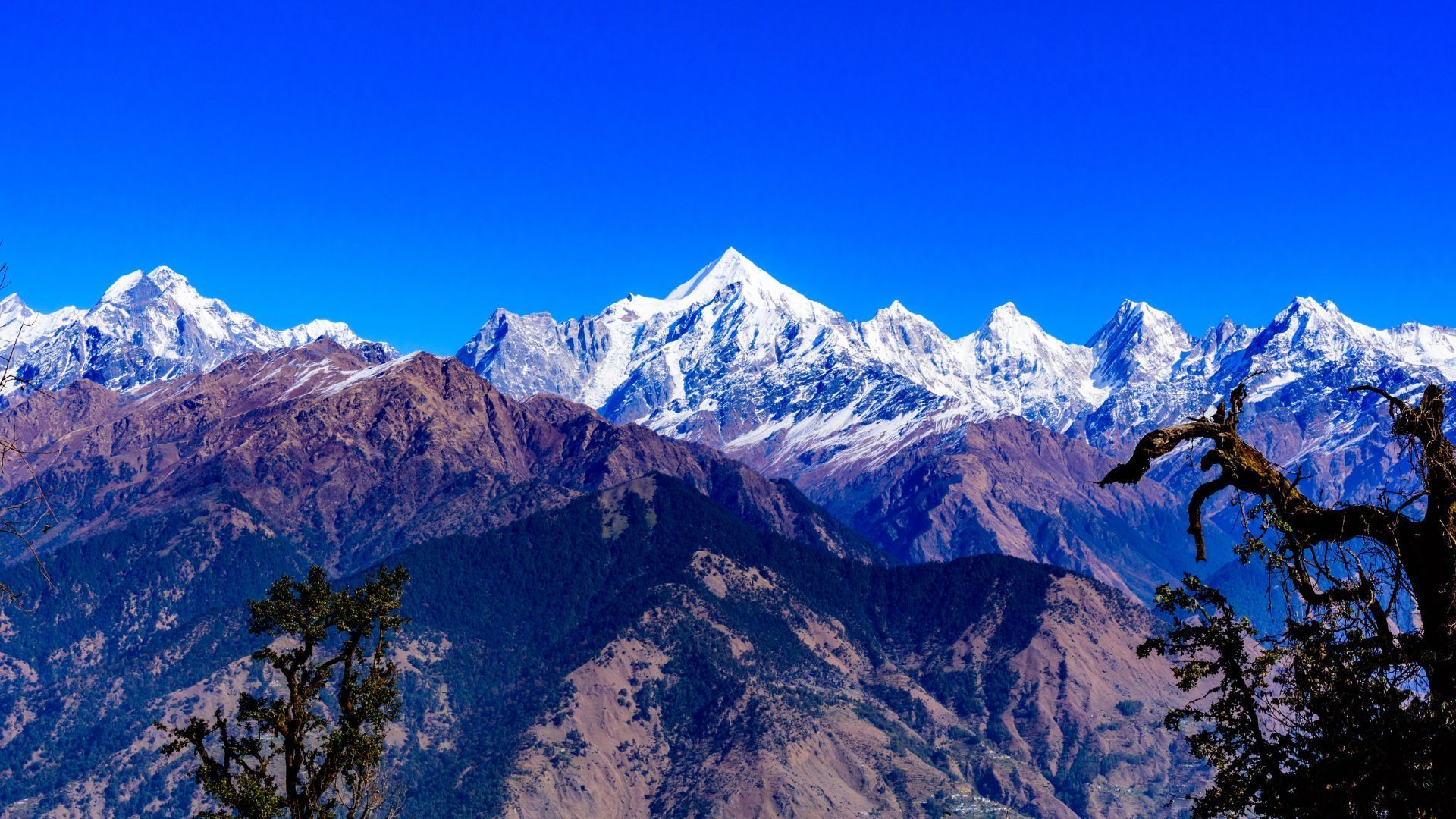 Experience Snowfall Magic At These Hill Stations In India