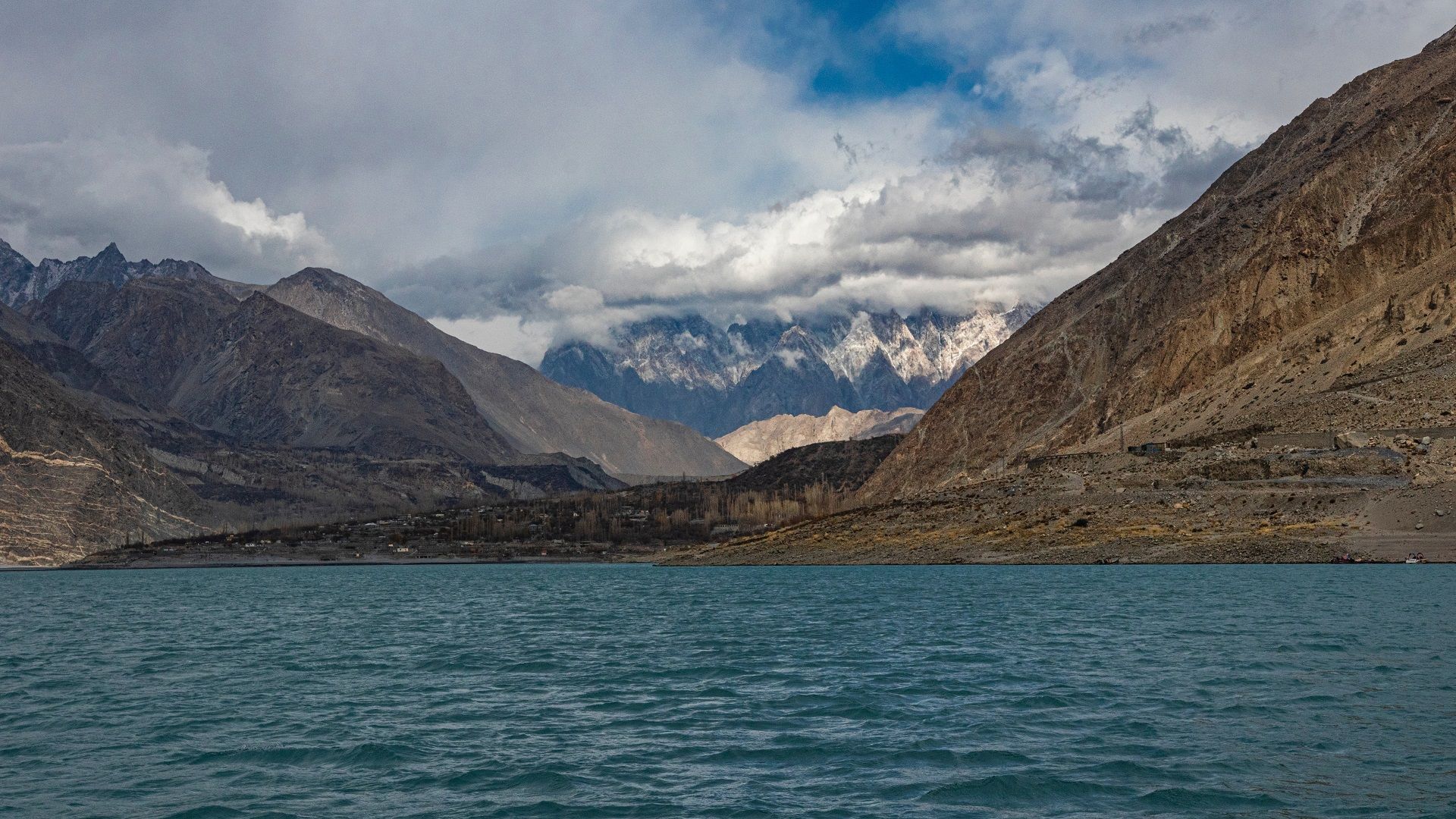 Hunza Valley: Exploring Pakistan’s Hidden Gem